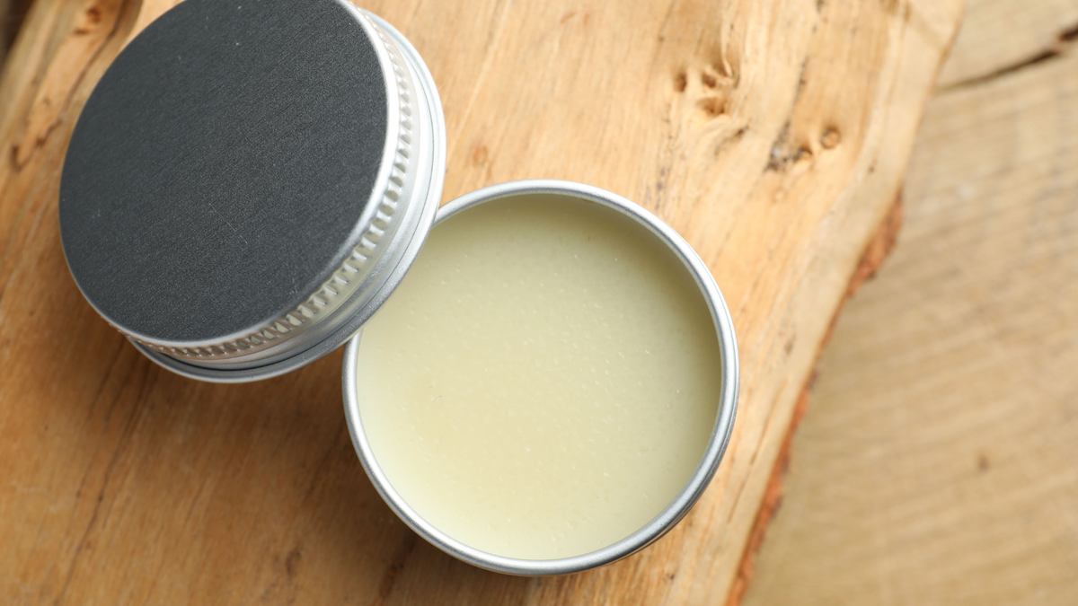 Apa Itu Solid Perfume dan Bagaimana Cara Menggunakannya? – HMNS Perfume